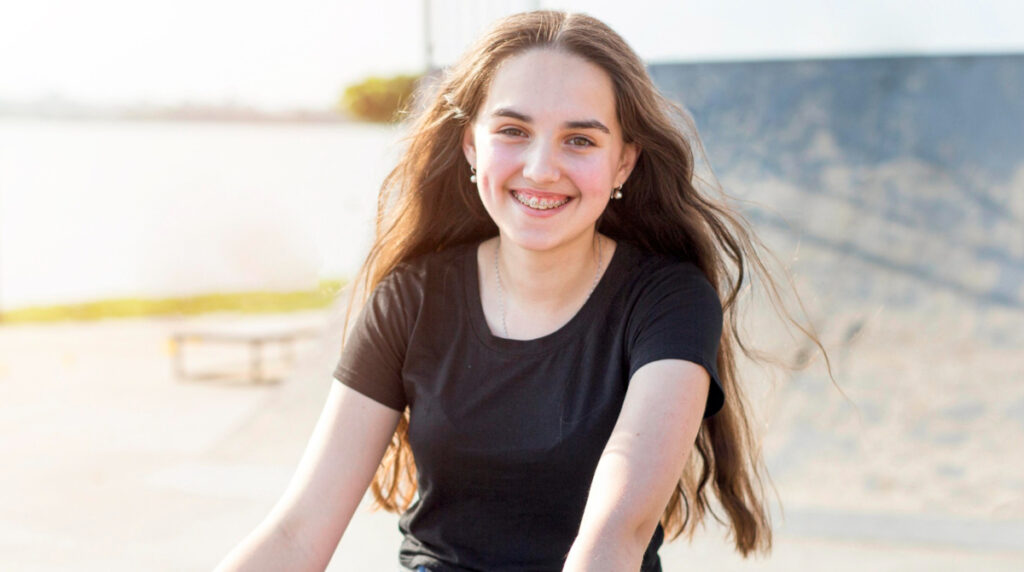 Quelle est la taille moyenne en cm d'un ado fille de 16 ans